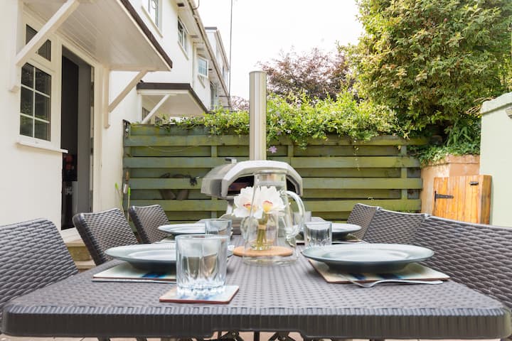 Cheerful 3 Bedroom Home In Close With Pizza Oven - Torquay