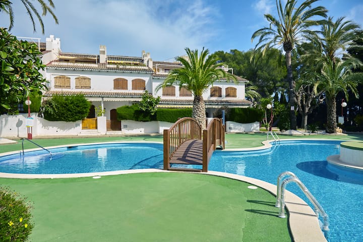 Attached House With Swimming Pool - 400 M Beach - El Vendrell