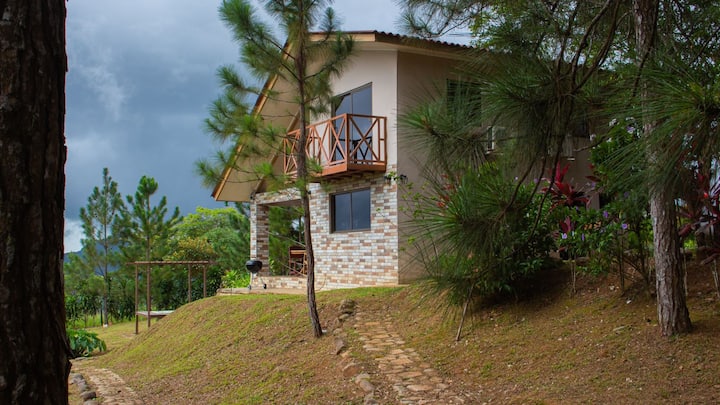 Agradable Cabaña Con Vista A La Montaña - Panama