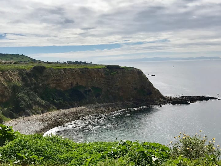 Mountain View 2 Bdrm/ 2 Bath/balcony/elevator Bldg - Rancho Palos Verdes, CA