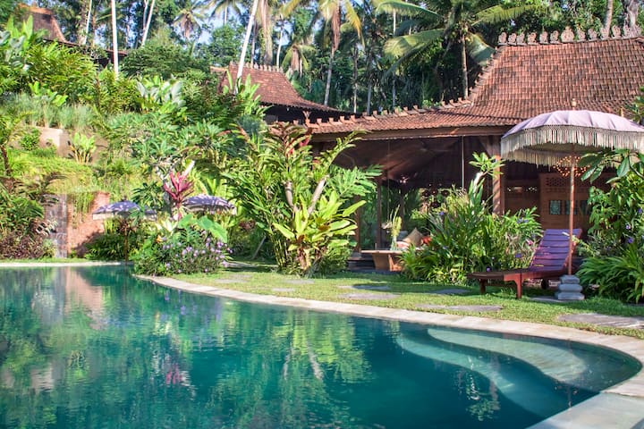 Villa Mahadevi 3 With Jungle Views – Near Ubud - Ubud