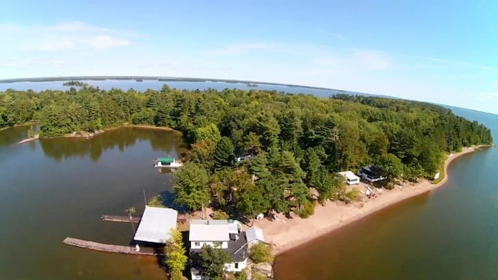 Sandy Beach Cottage #1 Lake Nipissing - Sturgeon Falls