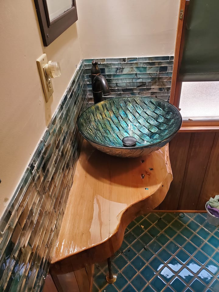 Cozy Cabin - New Heating & Air - Crestline, CA