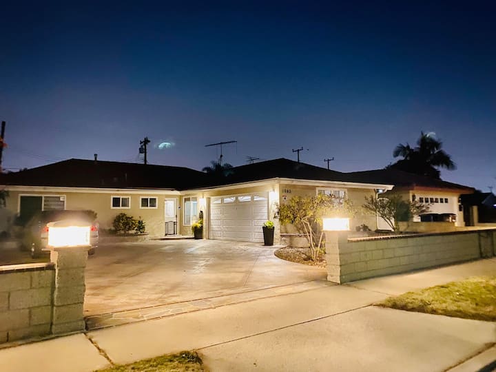 Fountain Valley -Master Room With Private Entrance - Fountain Valley, CA