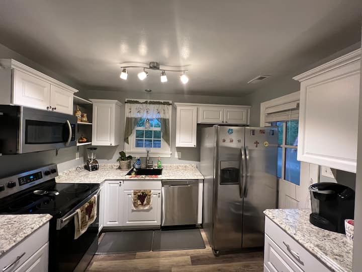 Agradable Casa Familiar, Con Excelente Ubicación - Chesterfield, VA