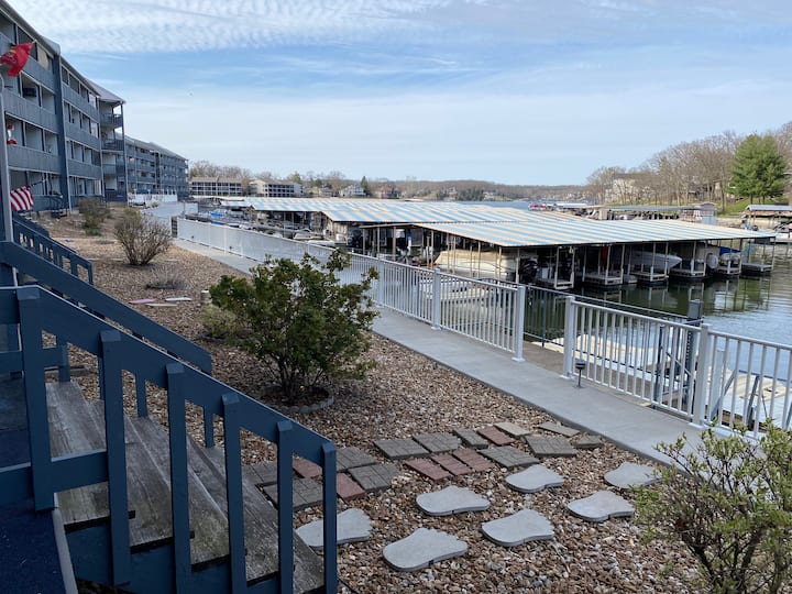 Walkout Waterfront @Heron Bay, 1bed/1bath, Sleep 4 - Osage Beach, MO