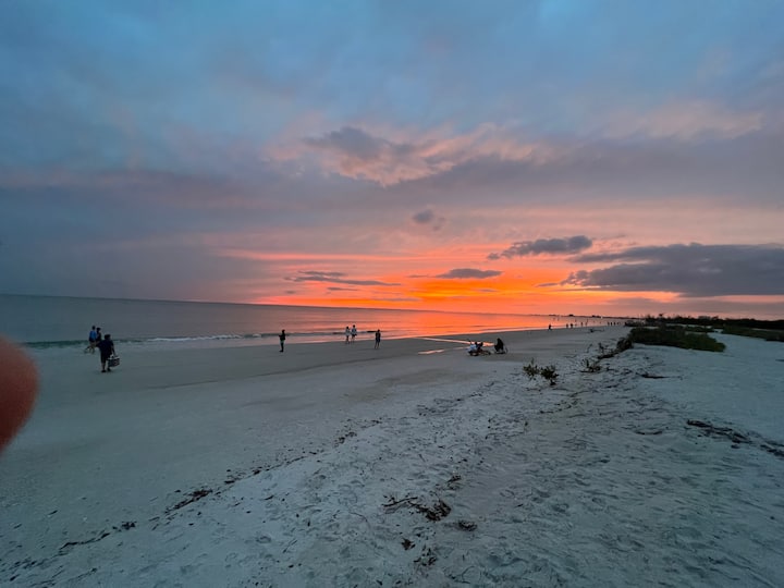 Lovely One Bedroom Condo With Amazing Gulf View - Fort Myers Beach, FL