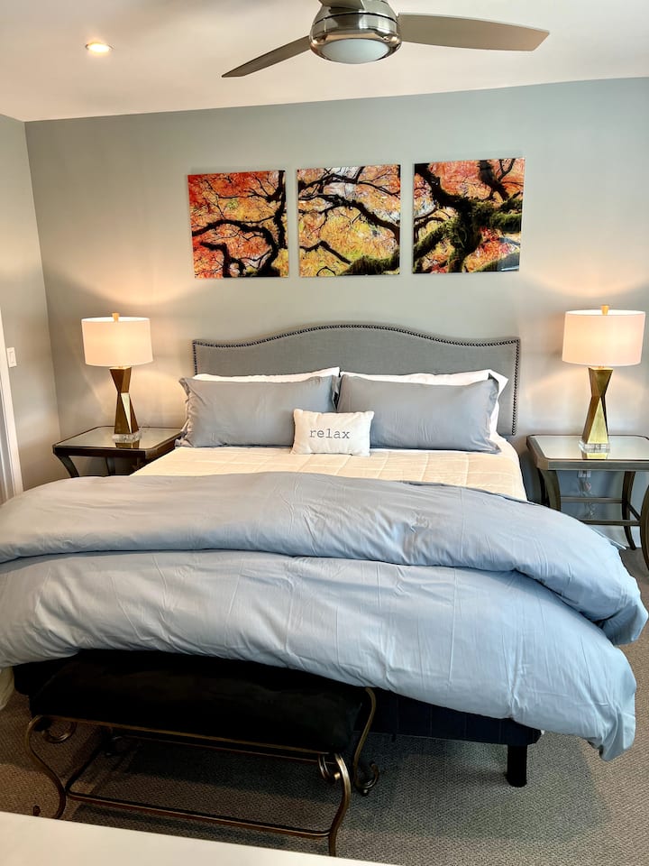 Adorable 2 Bed 2 1/2 Townhome With Private Yard - Calabasas, CA