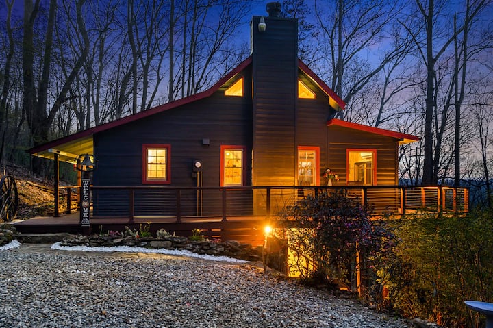 New! Miso's Tranquil Cabin Escape | 2br Sleeps 6 - Blairsville, GA