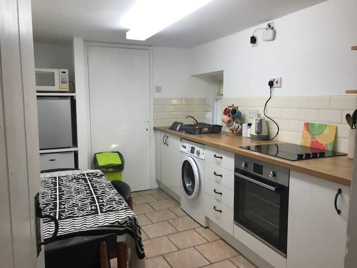Character Annexe Rural Location - Carmarthen