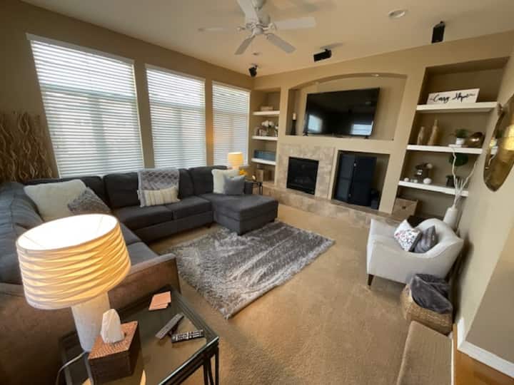 Convenient And Comfortable Townhome - Parker, CO
