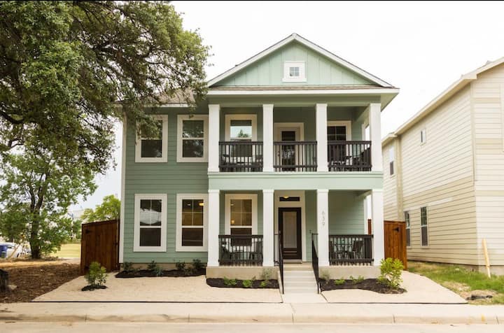 Luxury Downtown Retreat Near Riverwalk, Convention - San Antonio, TX