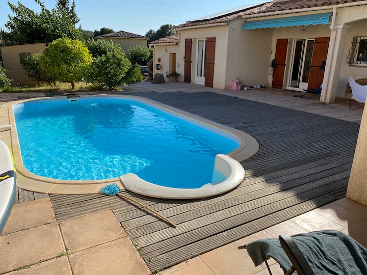 Calme Villa 4 Ch. Piscine, Jardin, Plage A 5 Min. - 伊埃雷