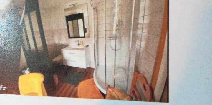 Chambre Et Salle De Bain Privée Chez Alain - Chinon