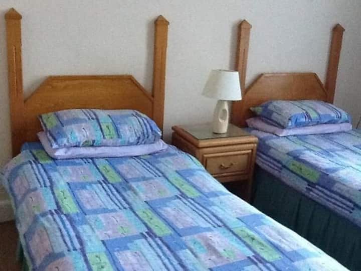 Welcome To Alcorn Guest House For Room 1 - Dundee