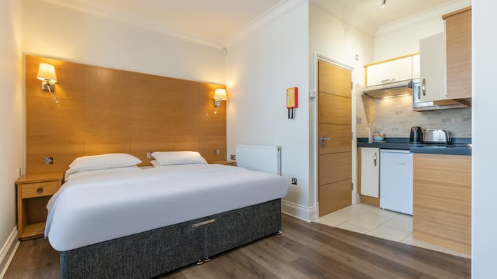 Standard Studio - Surbiton