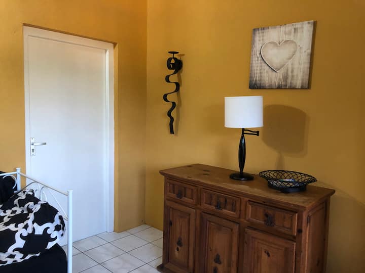 Cozy 1 Bedroom App With Extra Bed In Livingroom. - Curaçao