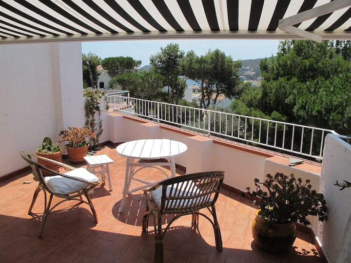 Sonniges Apartment Mit Großzügigem Wohnraum - Cadaqués