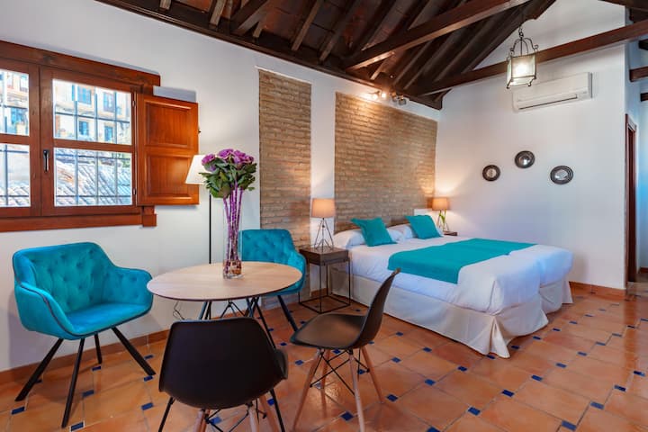 Estudio En Casa Del Siglo Xvi - Granada