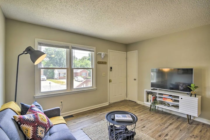 Pet-friendly Cozy Home - 2 Mi To Unc Greensboro! - Greensboro, NC