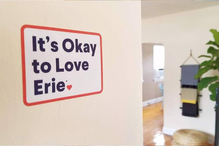 Rare 8br Duplex Near Presque Isle! Wifi & Walkable - Erie, PA