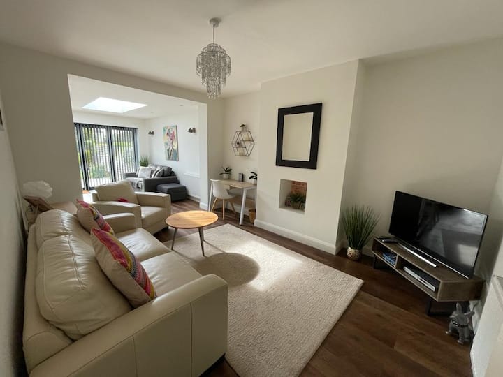 3 By The Sea,  Ground Floor Apartment By The Sea - Steyning