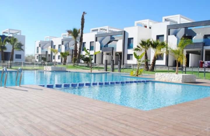 Close To Everything! - La Zenia