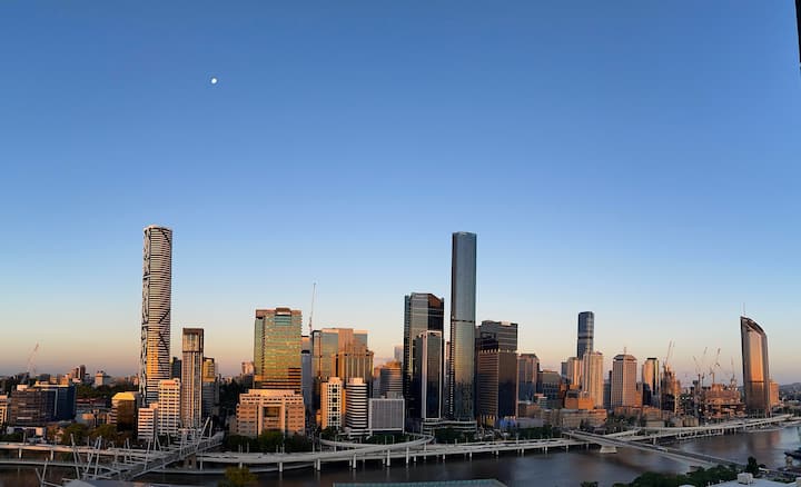 Million Dollar View Luxury Apartment Checkout 3pm - South Brisbane Station