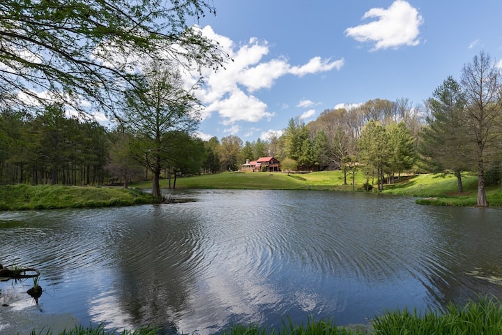 42-acre Oasis: Private Golf, Fishing & Pool/tub - Pulaski, TN