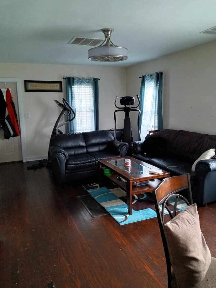 Lovely 1 Bedroom Rental For 1 Or 2 People W/ Wifi - East Stroudsburg, PA