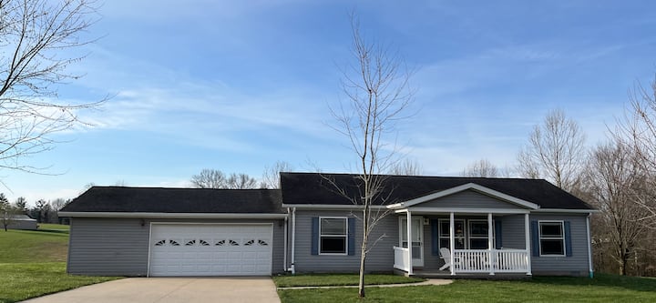 Holiday Hideaway - 3 Miles From Holiday World - Crow's Nest, Santa Claus
