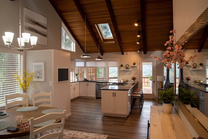 Spectacular House In The South Eugene Hills - Springfield, OR