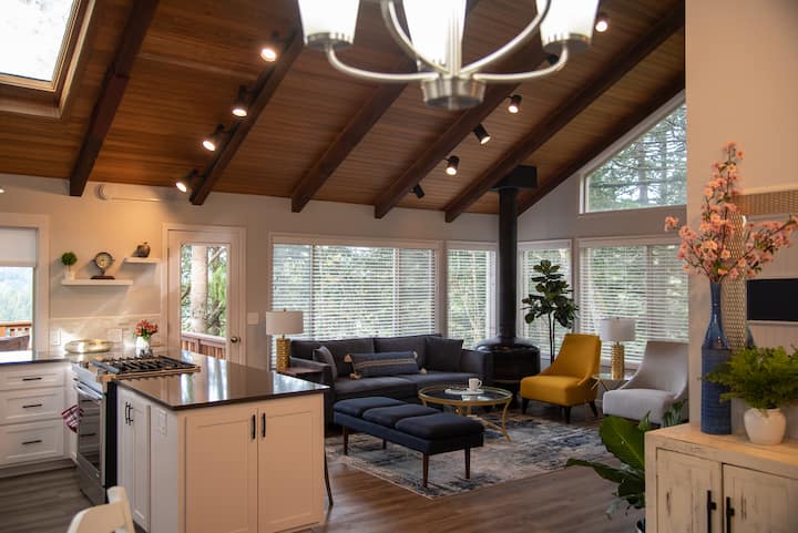 Spectacular House In The South Eugene Hills - Eugene, OR