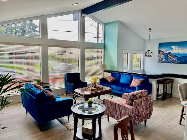 Beautiful Relaxing Home 4br/3ba-ac-near Light Rail - Seattle, WA