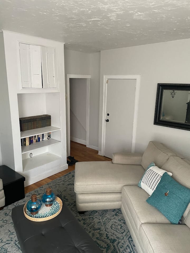 Lovely Two Bedroom Apartment In Historic Trenton. - Trenton, NJ