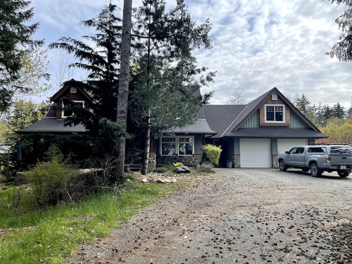 Peaceful And Quiet Location, Rural Setting In Town - Campbell River