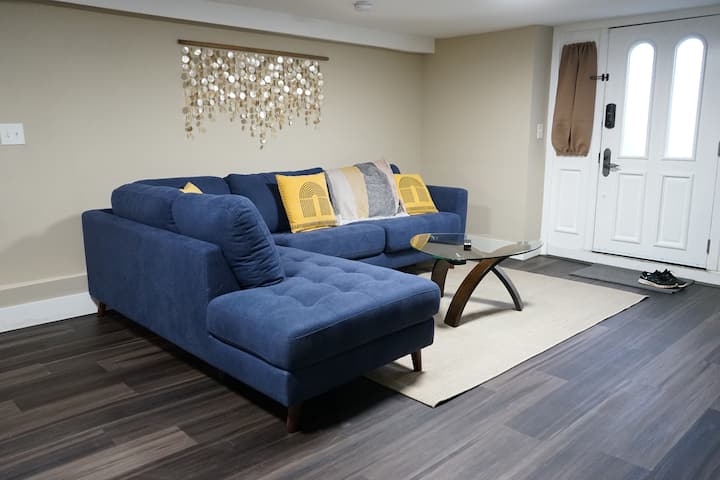 Queen Bedroom Guest Suite #Low Ceilings - Oakland, CA