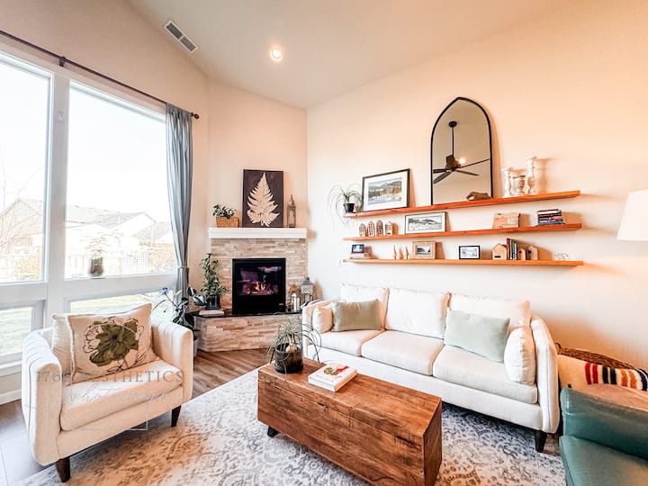 Pnw Inspired, Indoor Fireplace, Covered Patio - Monmouth, OR