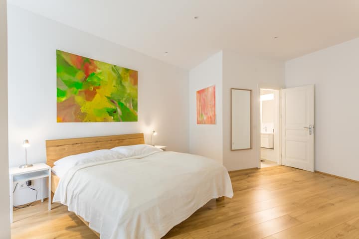 Modern Naschmarkt Apartment For 6 People - Vienna
