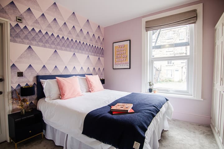 The Marmot. Stylish, Light & Bright King Suite. - Harrogate
