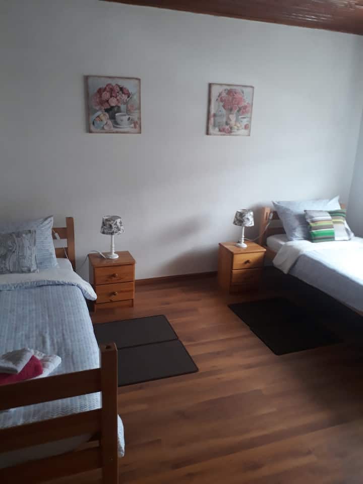 Lovely 2 Bedroom Apartment Near Plitvice Lakes - Korenica