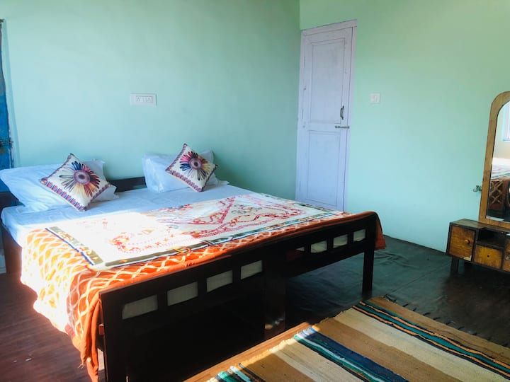 Charlie’s Home - Barot