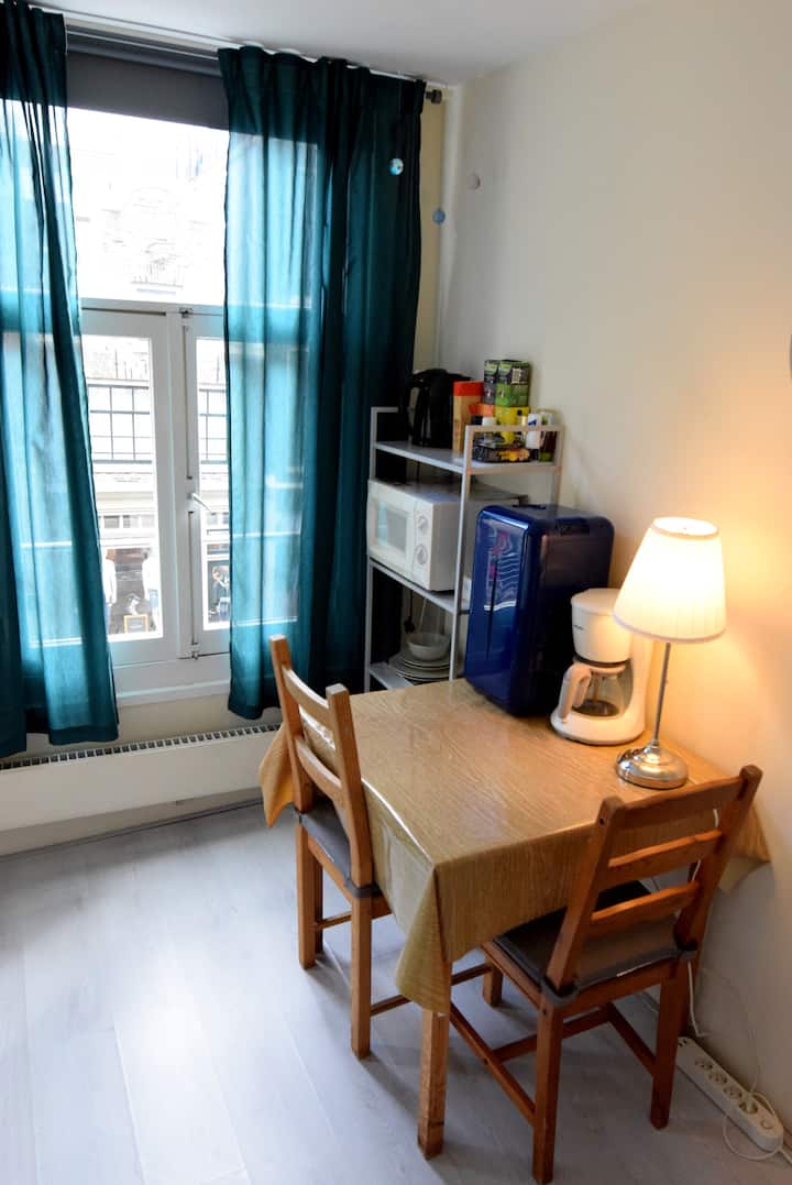 Sleep At Amy's B'n'b Front Room - Ámsterdam