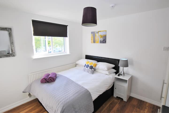 Studio 1, Dedworth Rd, Windsor - Maidenhead