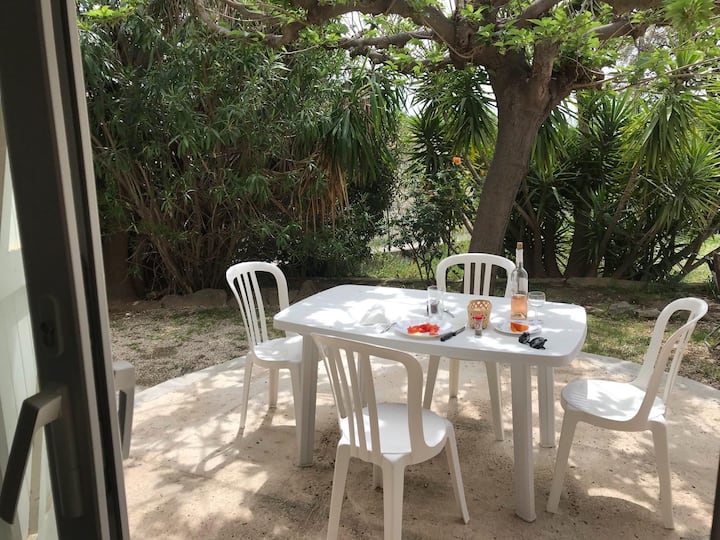 Appartement Climatisé, Terrasse Ombragée, Parking - Île du Levant