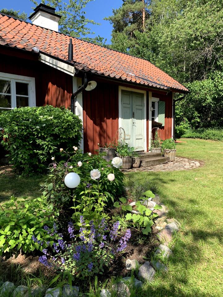 Mysigt Torp Från 1850 Med Närhet Till Skog Och Bad - Trosa