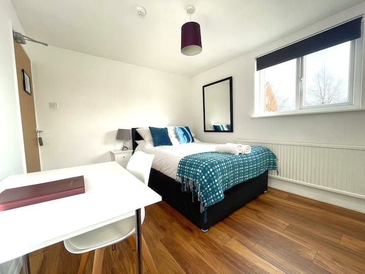 Studio 2, Dedworth Road, West Windsor - Slough