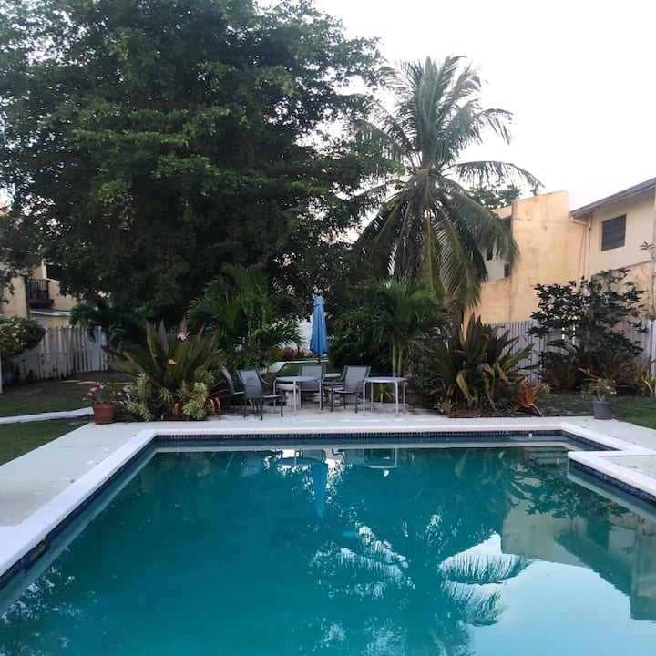 One-bed Condo With Pool And Short Walk To Beach - Nassau