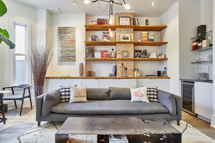 The Robert House: Masterpiece In Harbord Village - Toronto