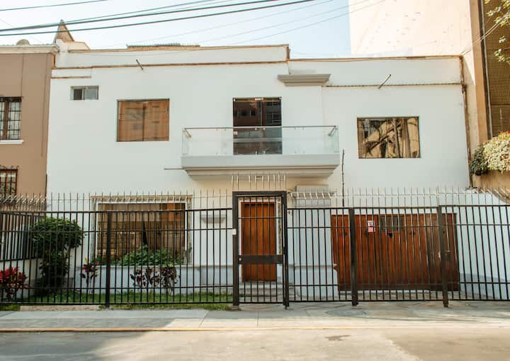 Residencia Ferré, En El Corazón De Miraflores - Lima
